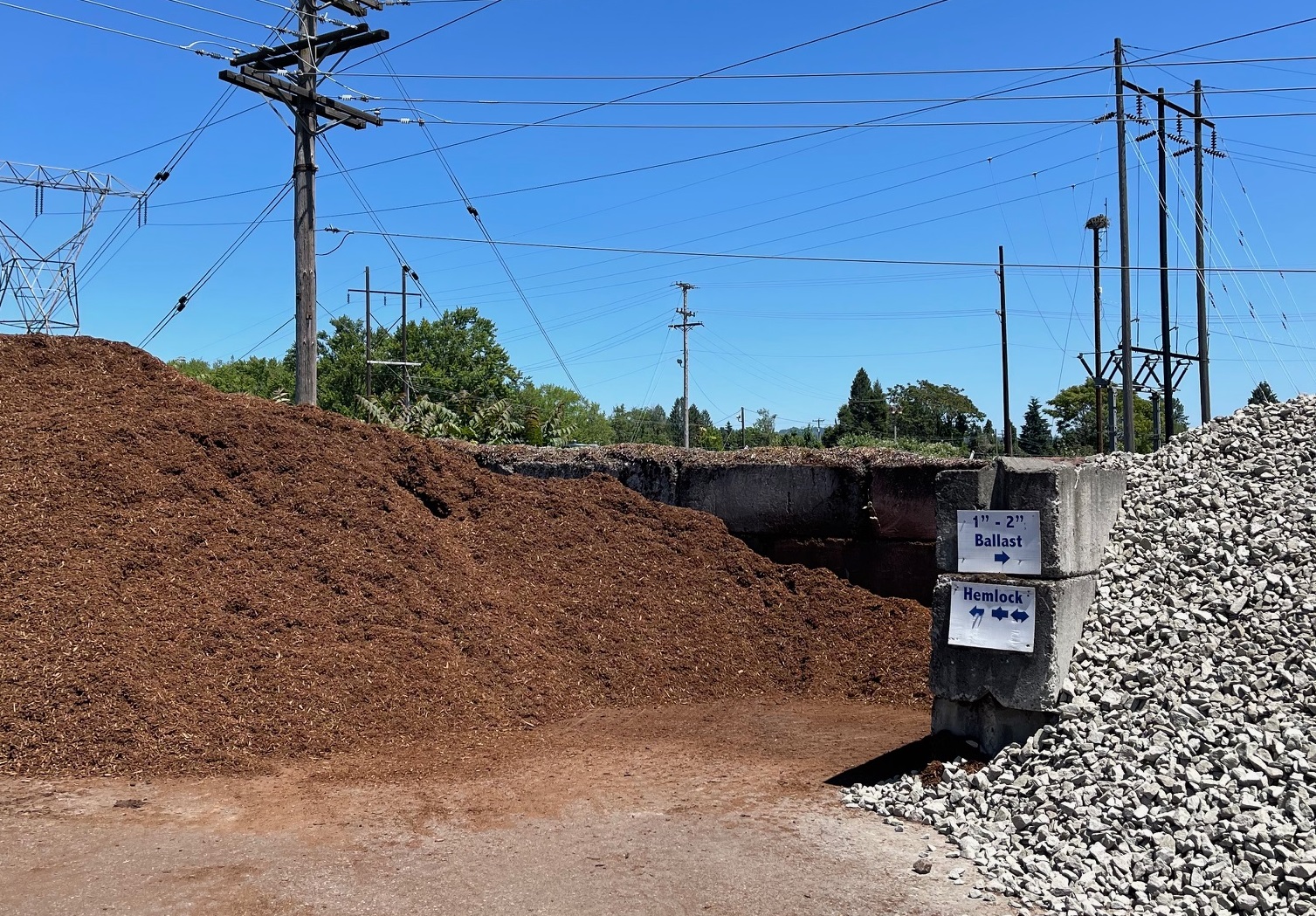 Landscape Supply Delivery Vancouver, WA - Bark, Rock, Soil
